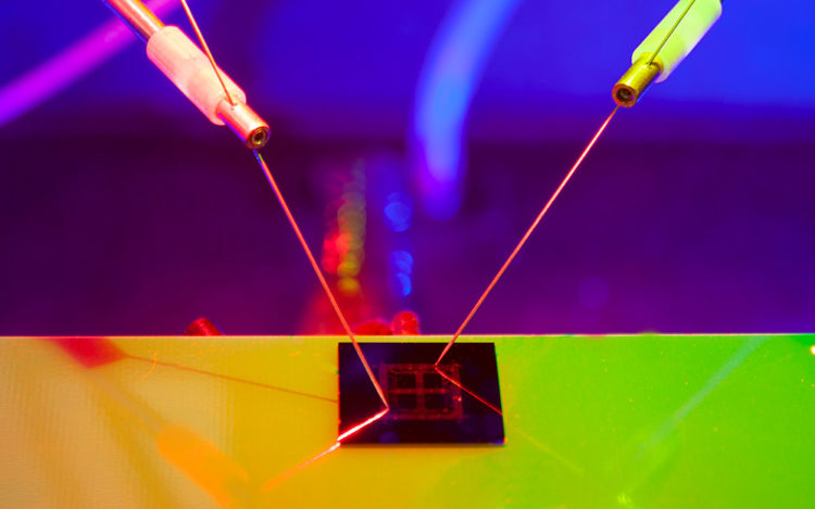 This light-powered electronic chip mimics the human brain - create digital This light-powered electronic chip mimics the human brain - create digital