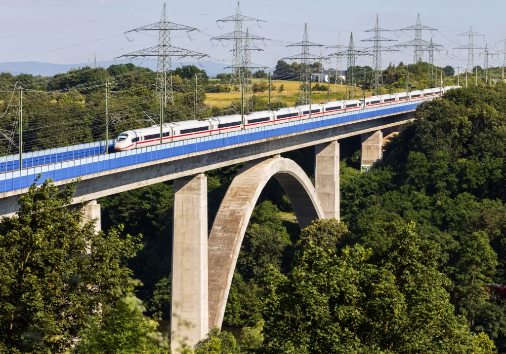 Comparing the world’s high-speed rail networks - create digital
